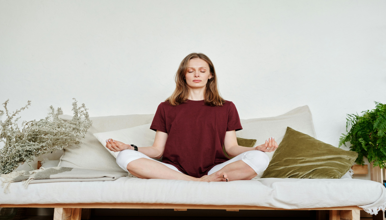 Harmonisez Vos Hormones : Le Pouvoir du Yoga Thérapeutique 🧘‍♀️